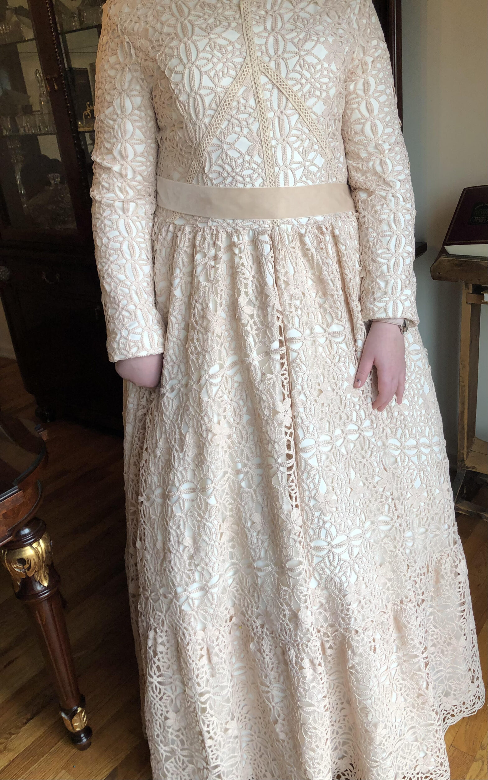 Brand new custom lace gown for sale – Instagowns
