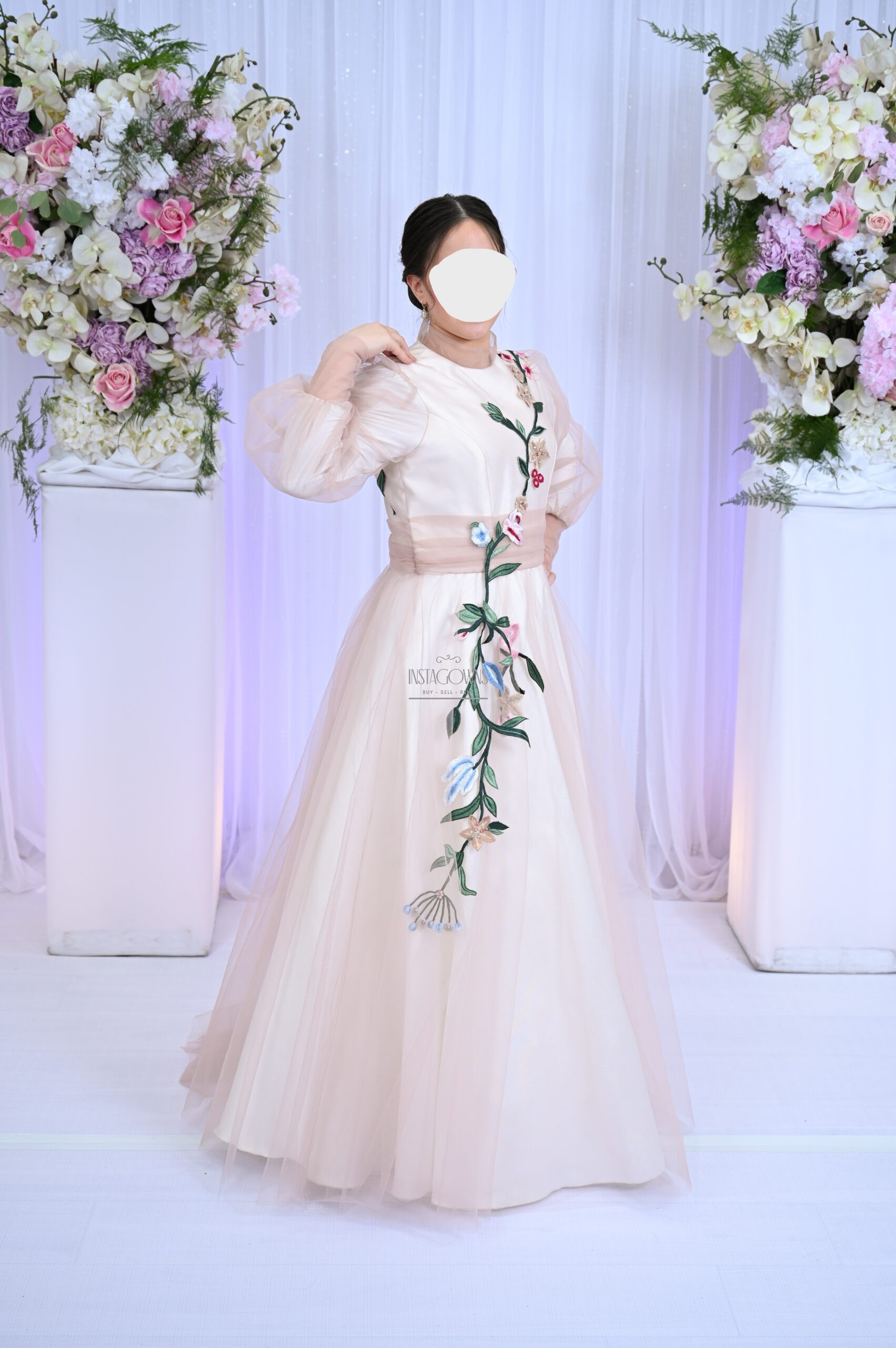 Magnificent custom sister of the bride with imported handmade ...